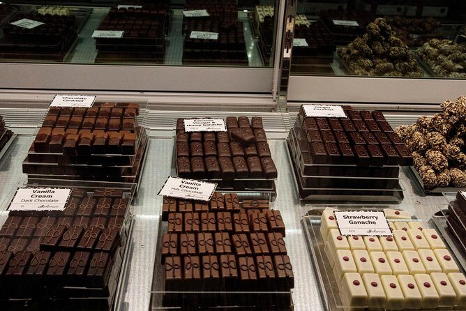 Auckland Small-Group Walking Tour with Treats - Queens Arcade and Britomart: Shopping and Dining