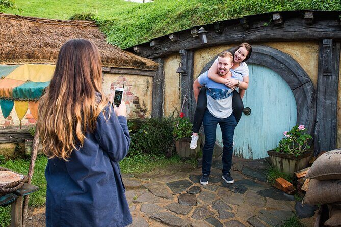 Auckland to Hobbiton Movie Set and Rotorua's Geothermal Valley - Analyzing the Value