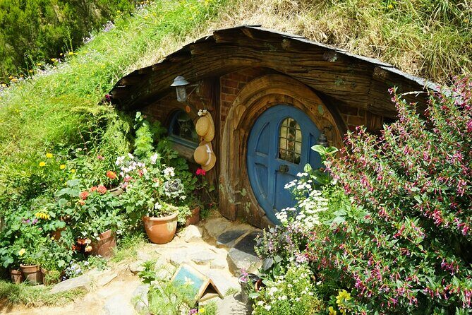 Auckland to Hobbiton Private Tour Shire Movie Set and Waikato - FAQs