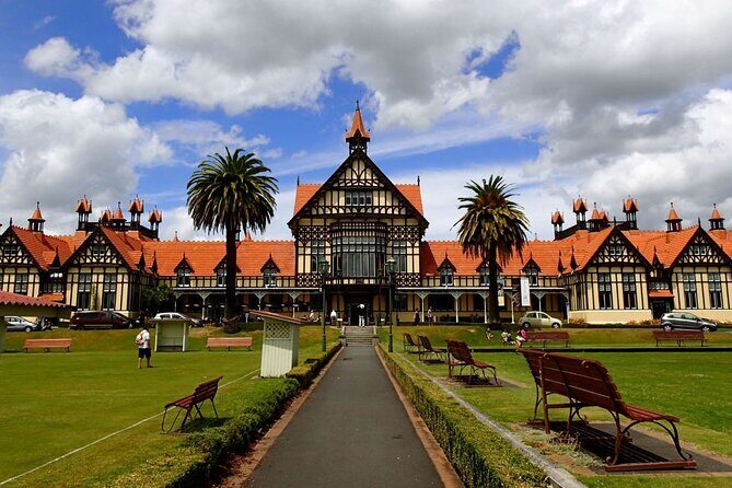 Auckland to Rotorua, Hobbiton and Waitomo 1 Way Small Group Tour - Authentic Insights from Past Travelers