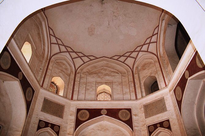 Audio Guided Walk of Humayun's Tomb & Nizammudin Basti, Delhi on HopOn India App - Key Points