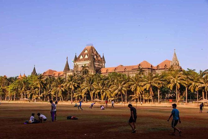 Audio Guided Walking Tour on HopOn India App From Gateway to Fountain, Mumbai - Leopold Cafe