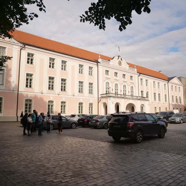Audio Tour of the Toompea Hill (Cathedral Hill) in Tallinn - Why Travelers Love This Tour