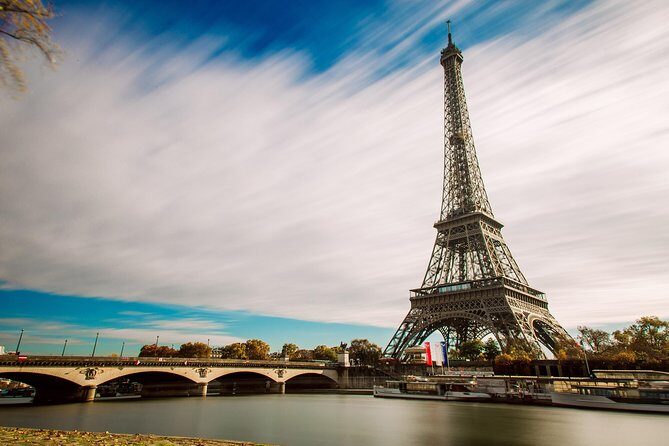 Audioguide - The Eiffel Tower and its secrets - Who Might Not Find It Suitable?