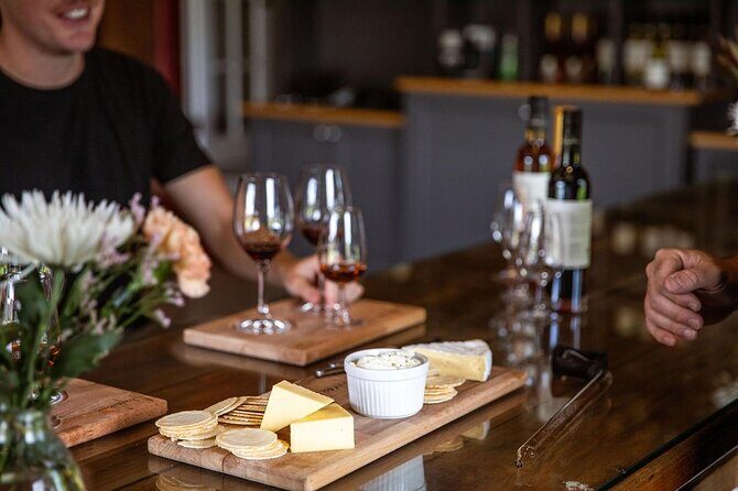 Audrey Wilkinson Vineyard: Fromage and Fortified Wine Experience - The Guided Tasting: Wines, Barrel Samples, and Expert Insights
