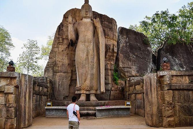 Aukana & Ancient Kingdom Anuradhapura Day Tour From Kandy - Key Points