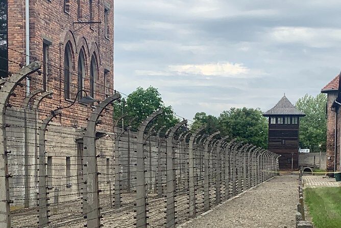 Auschwitz-Birkenau guided tour from Krakow - private car - Key Points
