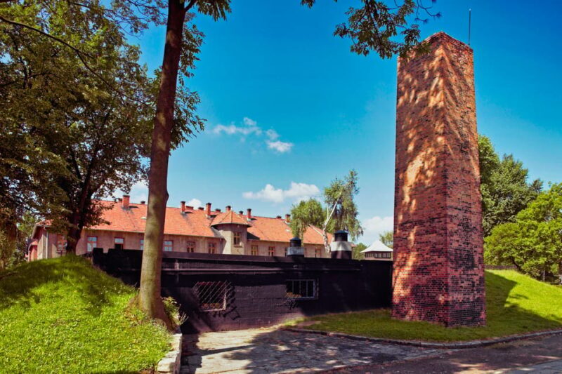 Auschwitz-Birkenau: Guided Tour with Fast Track Ticket - Key Points