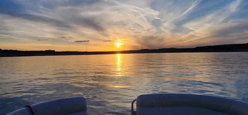 Austin: Lake Travis Cruise with Captain - The Comfort and Convenience of the Tour