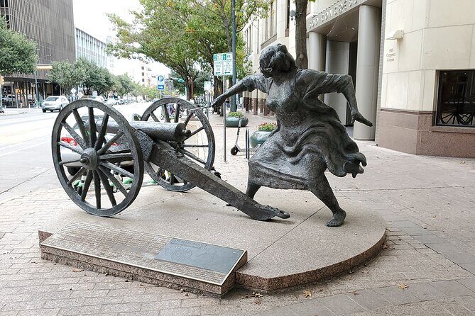 Austin Scavenger Hunt Walking Tour and Game - Walking Through Austin’s Streets: What to Expect