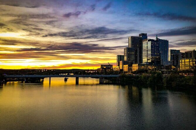 Austin Small Group Night Tour with Famous Austin Bat Boat Cruise - Exploring the Tour: What You Can Expect