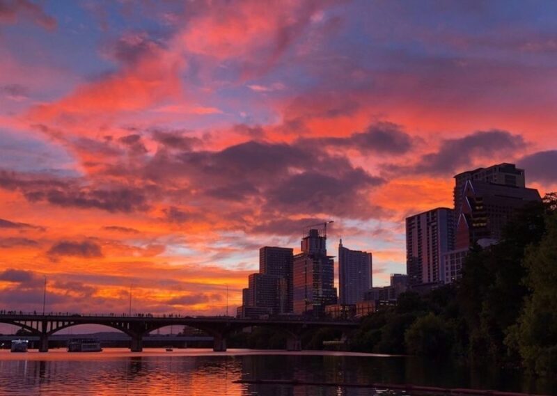 Austin: Sunset Bat Watching Kayak Tour - Key Points