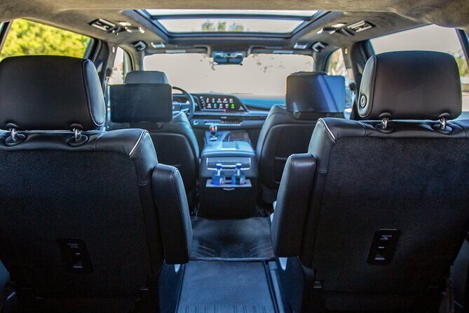 Austin Texas Airport Transfer Premium Black SUV - What to Expect During Your Ride