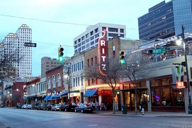 Austin's Must See Sights Guided Private Walking Tour - What Makes This Tour Stand Out