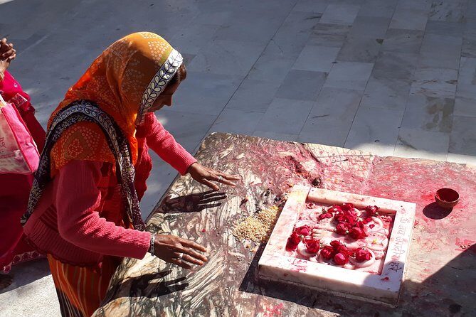 Authentic Experience-City palace and Folk dance - FAQ