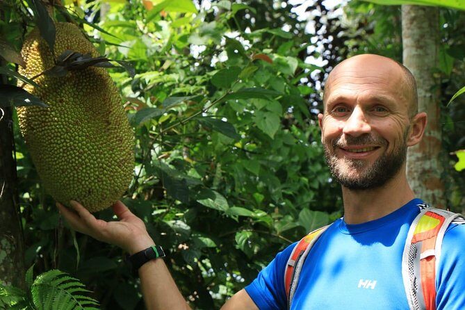 Authentic hike in the forest with lunch at the inhabitant - Cooking and Sharing a Traditional Meal