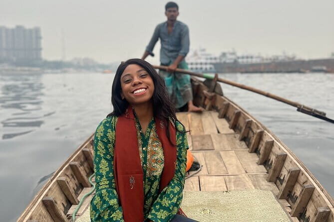 Authentic Old Dhaka Day Tour with Shipyard Visit - Starting at Curzon Hall: A Glimpse of Colonial Past