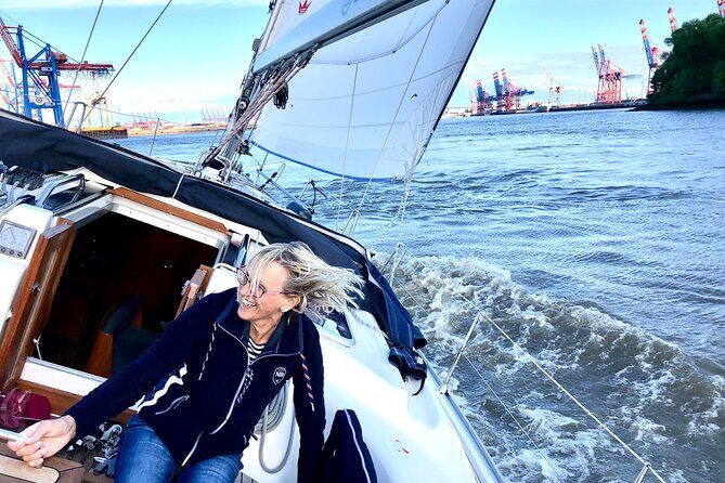 Authentic Sailingtrip "Beyond the Borders of the Port of Hamburg" - The Authentic Sailing Vibe