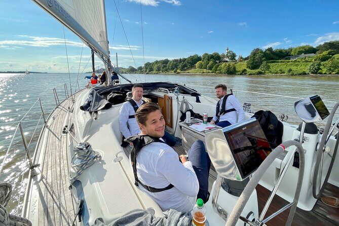 Authentic Sailingtrip "To the Gates of Hamburg" from Wedel - An In-Depth Look at the Experience