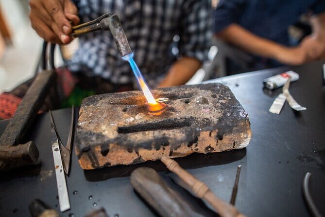 Authentic Silver Jewelry Workshop in Ubud - Key Points