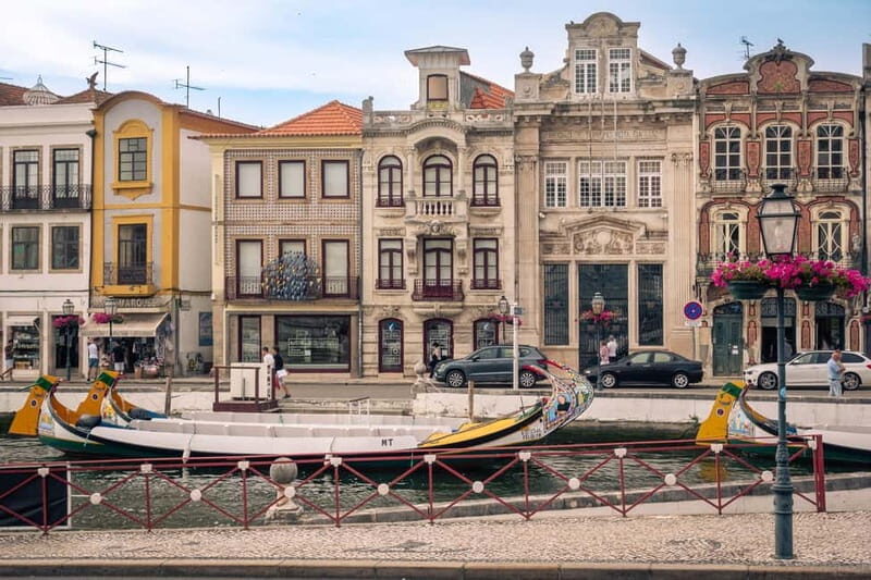 Aveiro: Flexible Walking Tour in Historic Center - The Itinerary: A Walk Through History and Scenery