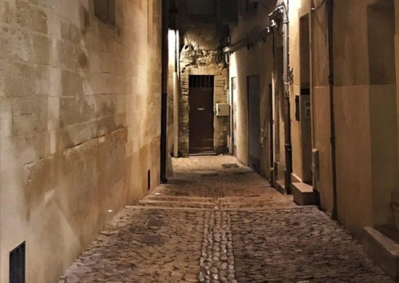 Avignon: The Night Amble Between Bourgeois and Christians - Authentic Reviews from Participants