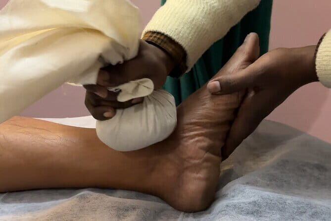 Avikarma Herbal Body Massage - Who Should Consider This Experience?