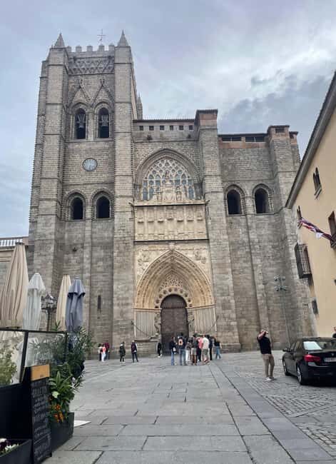 Avila and Segovia: Private Minivan Tour from Madrid - Key Points