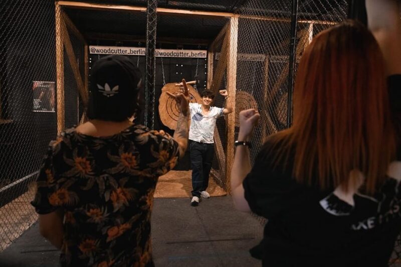 AXE THROWING EXPERIENCE IN BERLIN - Practical Details to Consider