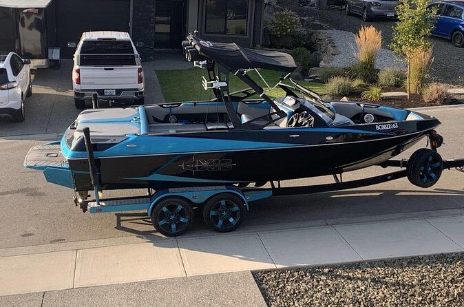 Axis T22 Wake Surfing Boat Rental - An Honest Look at the Axis T22 Wake Surfing Boat Rental Experience