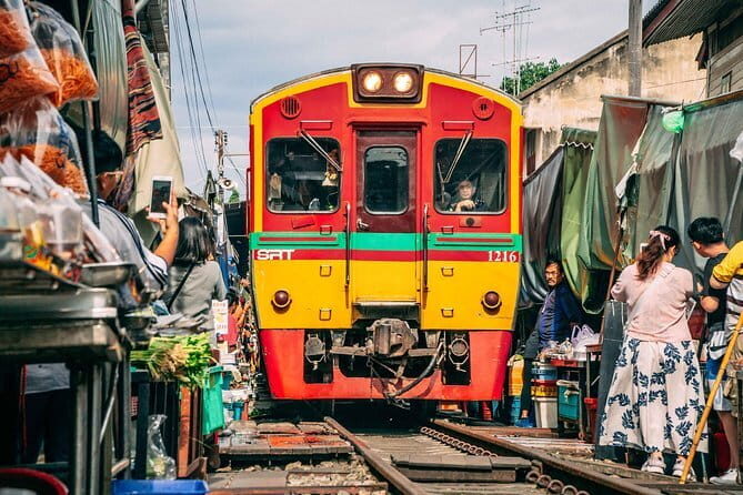 Ayutthaya, Damnoen Floating & Maeklong Railway Market Day Tour - A Closer Look at the Itinerary and What to Expect