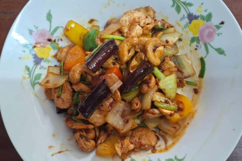 Ayutthaya: Thai Cooking Class with Market Tour & Pickup - Key Points