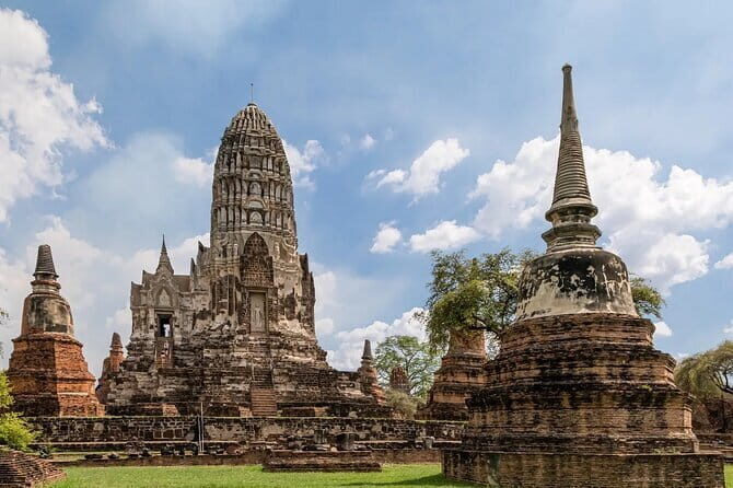 Ayutthaya Three Temple Heritage Tour by Bus - Discovering Temples and Ruins: A Detailed Look