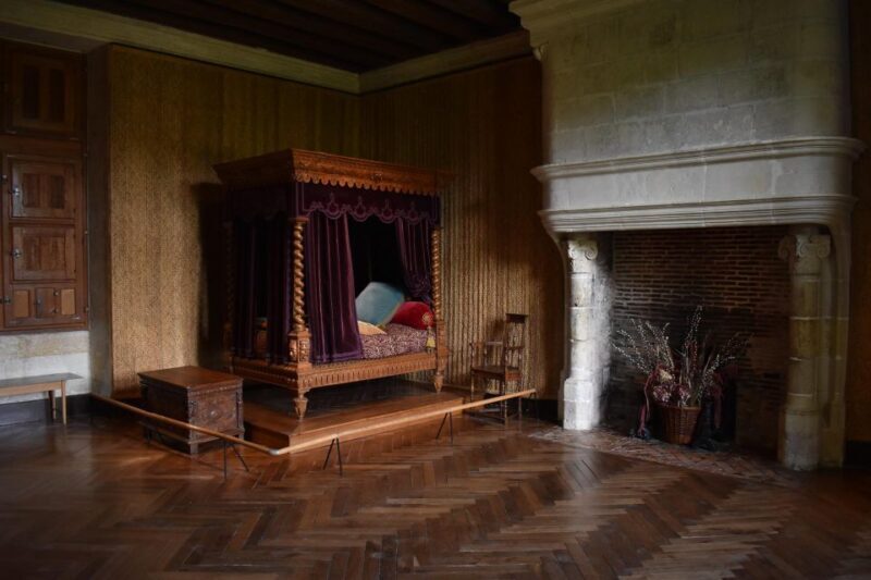 Azay-le-Rideau Castle: Private Guided Tour with Ticket - Key Points