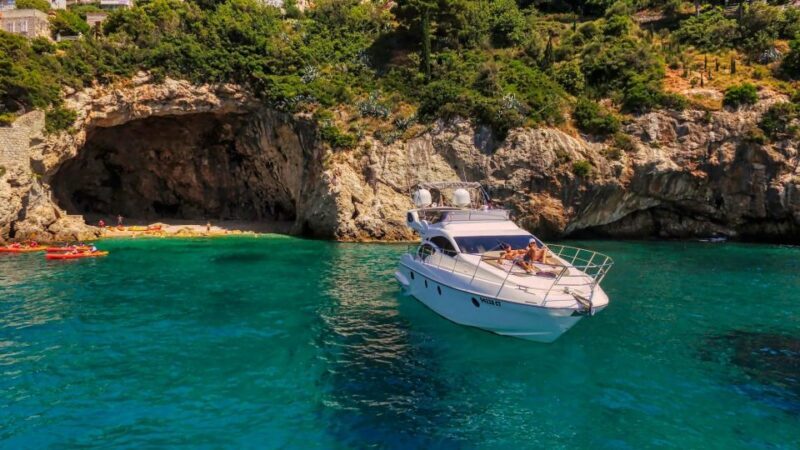 Azimut 43 Fly Private Boat Tour - Key Points