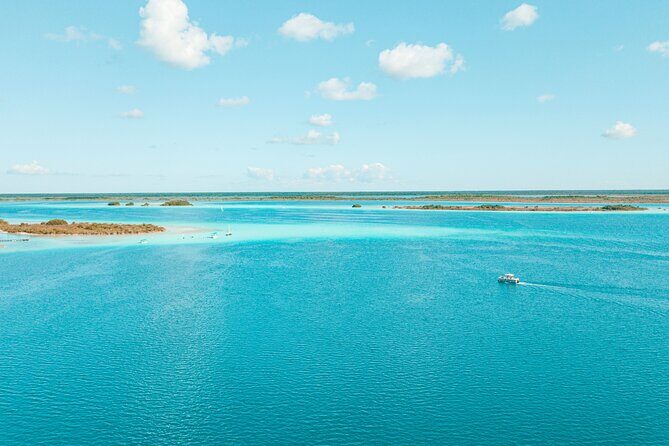 Bacalar Lagoon Private Catamaran Lunch and Drinks from Costa Maya - The Experience in Practice