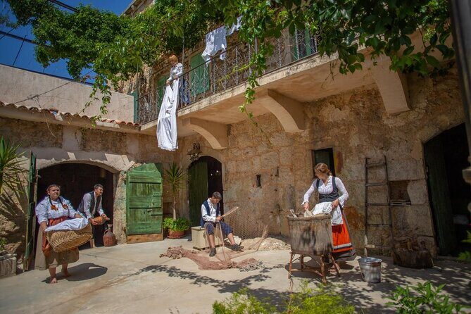 Back to the Roots - Ancient Island Interactive Experience - Tasting the Flavors of the Island