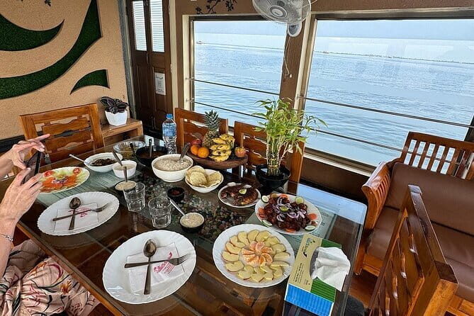 Backwaters Bliss: Cochin to Alleppey Escape - A Deep Dive into the Experience