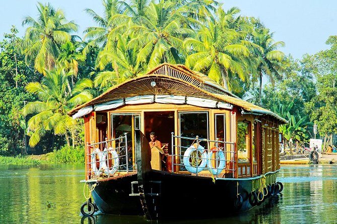 Backwaters of Kerala with Exotic Beaches - Key Points