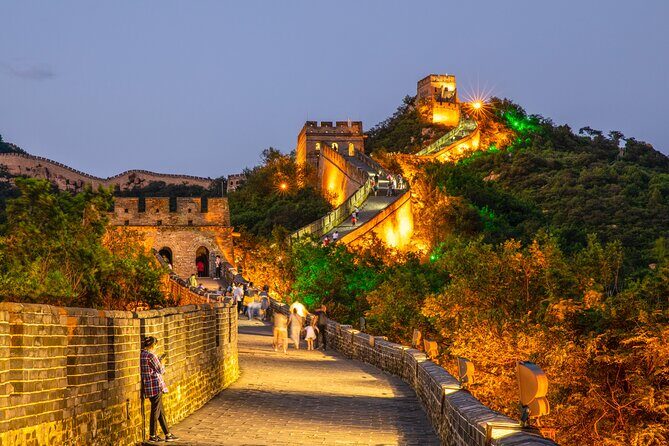 Badaling Great Wall Night Tour with Spectacular Live Performance - Key Points