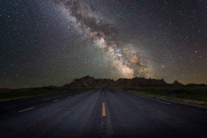 Badlands After Dark: Sunset Colors and Celestial Views - Key Points