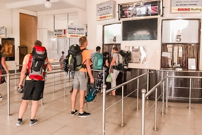 Badulla to Colombo train ride on (Train No: 1016 "Udarata Menike") - Key Points