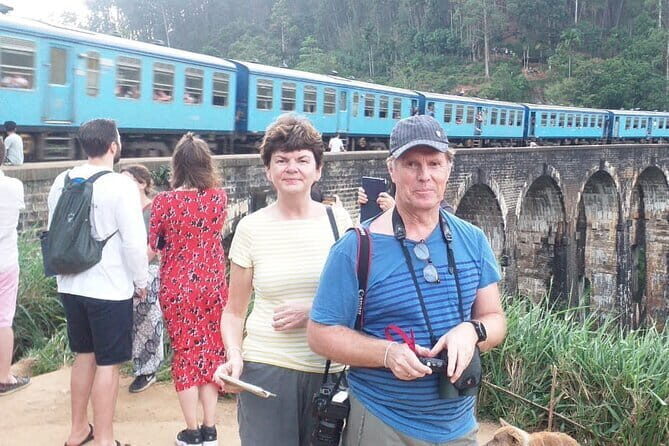 Badulla to Kandy train ride on (Train No: 1006 "Podi Menike") - An Unforgettable Scenic Voyage