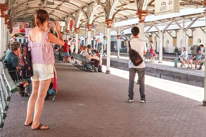 Badulla to Kandy train ride on (Train No: 1006 "Podi Menike") - FAQ