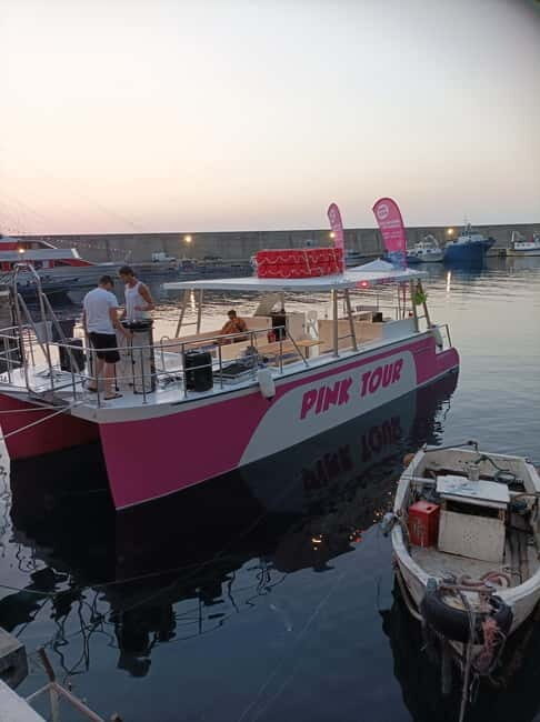 BAGNARA TOUR COSTA VIOLA GIRO GROTTE + SOSTE BAGNO - Key Points