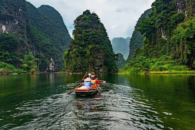 Bai Dinh Pagoda & Trang An Grottoes (Small Group Tour from Hanoi) - Key Points