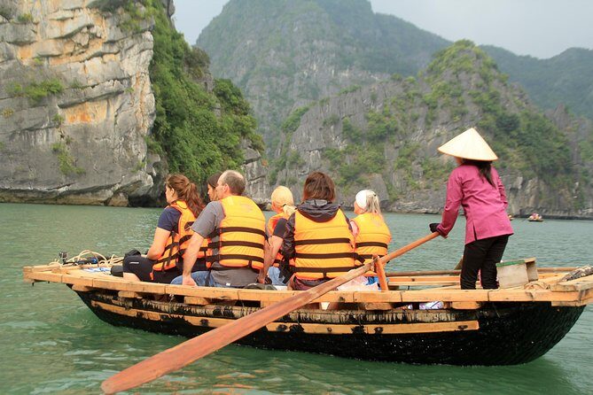 Bai Tu Long bay Boutique Cruise 2D/1N: Kayaking & swimming at pristine places - Analyzing the Price and Value