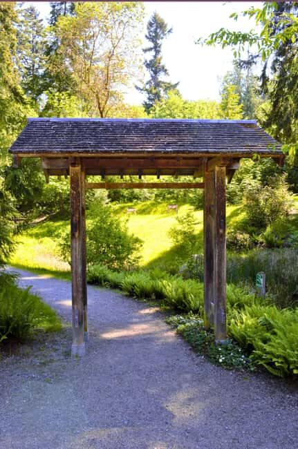 Bainbridge Island Discovery and Whiskey Tour - Discovering Bainbridge Island: A Scenic and Cultural Introduction