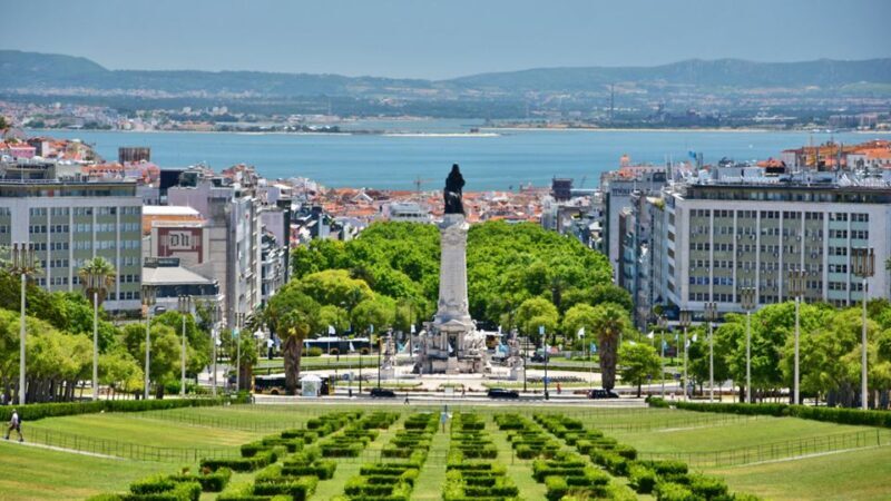 Bairro Explorations: Lisbon's Colorful Neighborhood Tour - What to Expect on the Tour