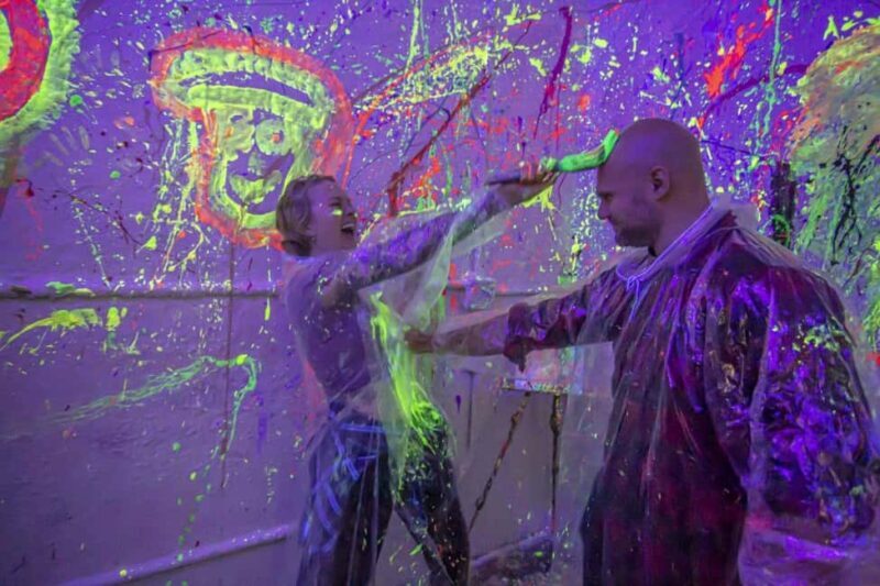Bakersfield: Splatter Paint Room Experience - What to Expect from the Splatter Paint Room Experience